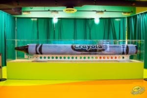 World’s largest Crayola crayon arrives in Orlando at Crayola Experience