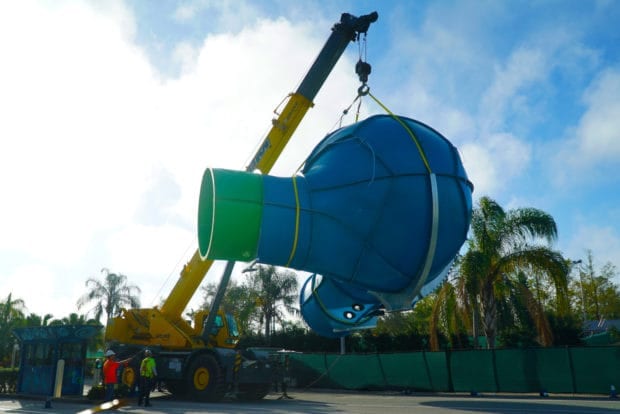 Construction video shows Aquatica's Ray Rush reaching new heights