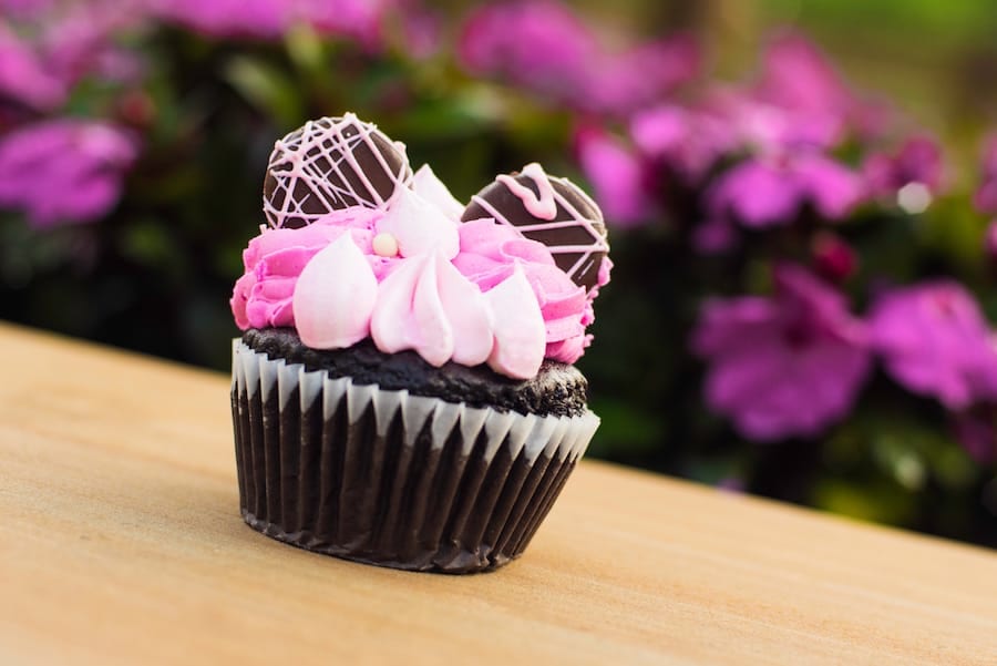 Check out the top millennial pink treats at Walt Disney World
