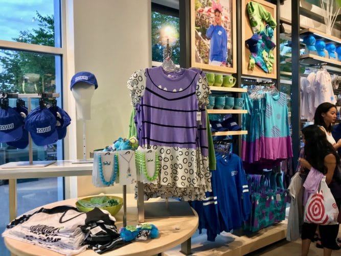Disney Style store brings Disney-inspired fashion and photo-ops to ...