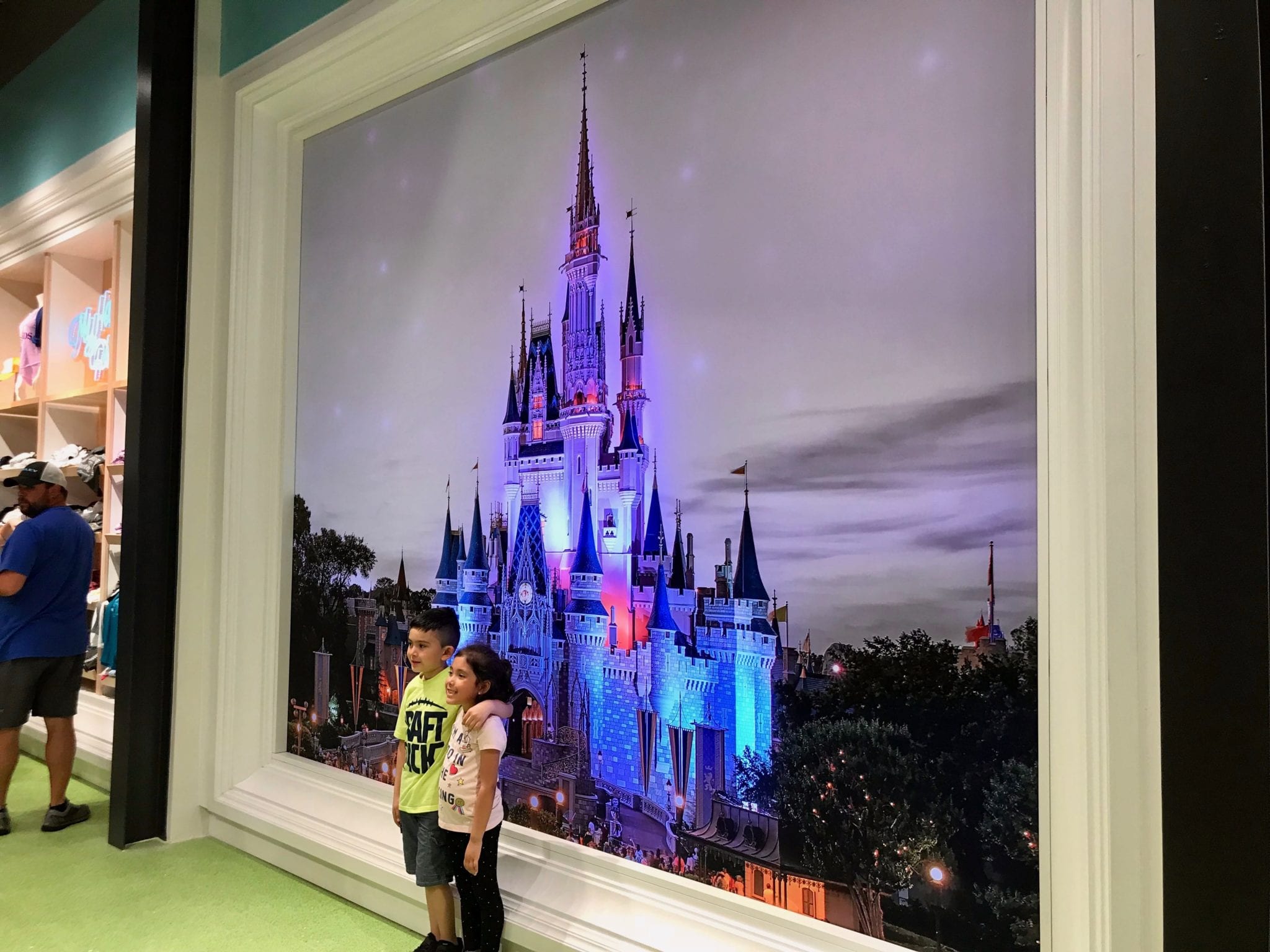 Disney Style store brings Disney-inspired fashion and photo-ops to ...