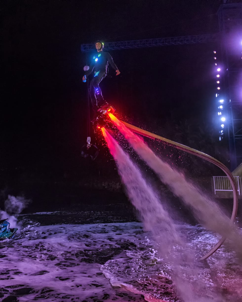 Electric Ocean begins at Electric Ocean lights up the night at SeaWorld ...