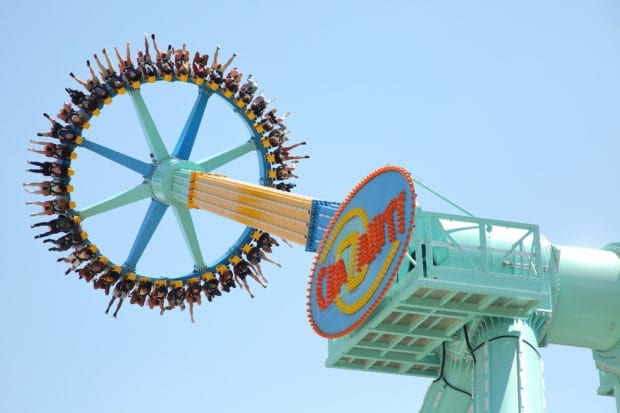 CraZanity, world’s tallest pendulum ride, now open at Six Flags Magic ...