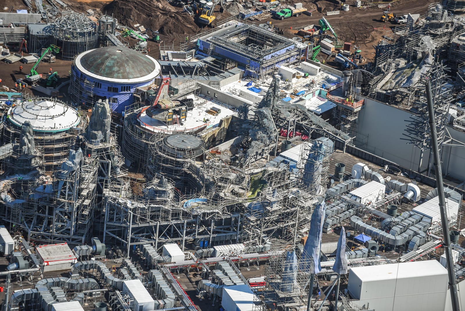 Photo Update: Star Wars: Galaxy's Edge is covered in construction!