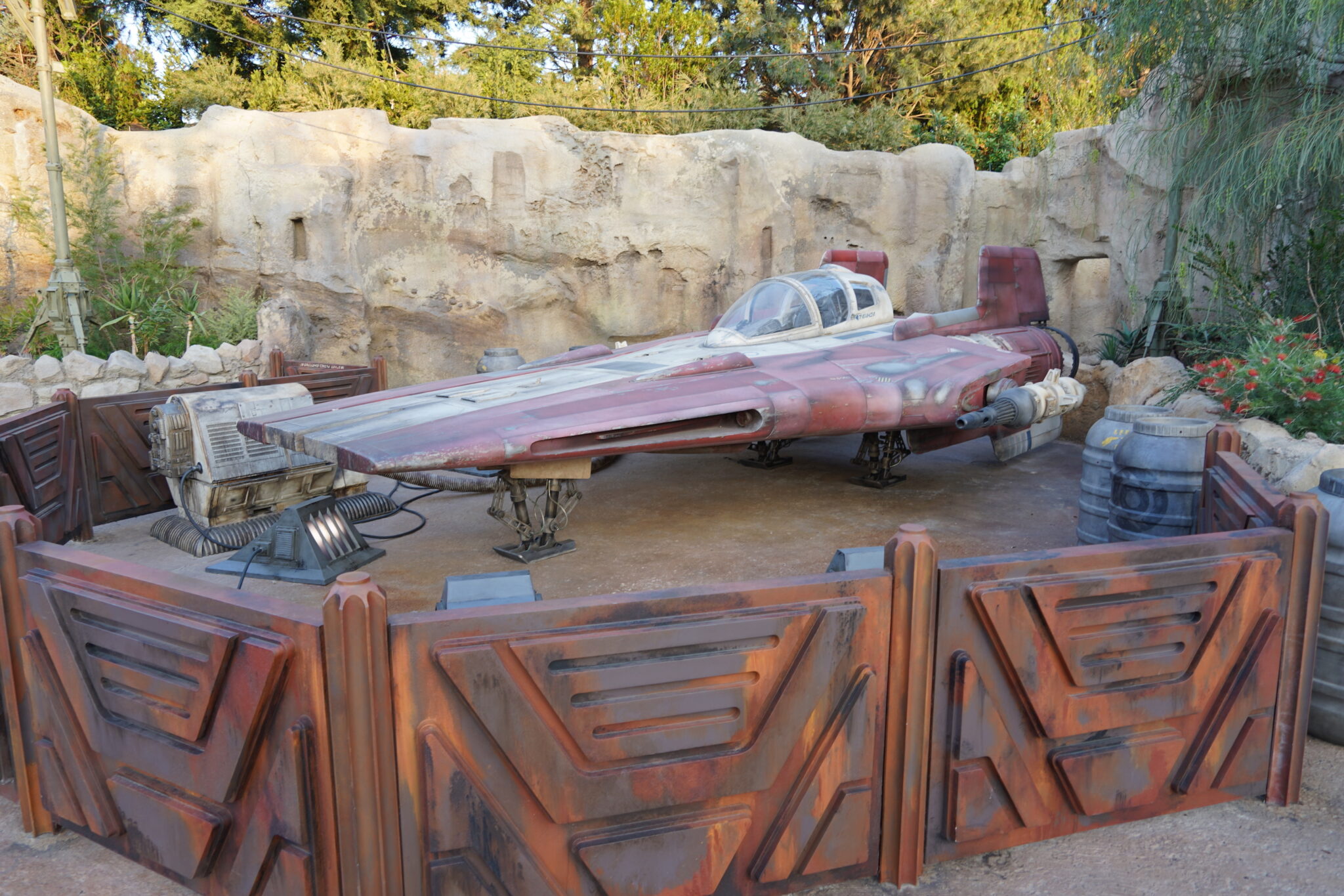 The Iconic Ships and Vehicles of Star Wars: Galaxy's Edge