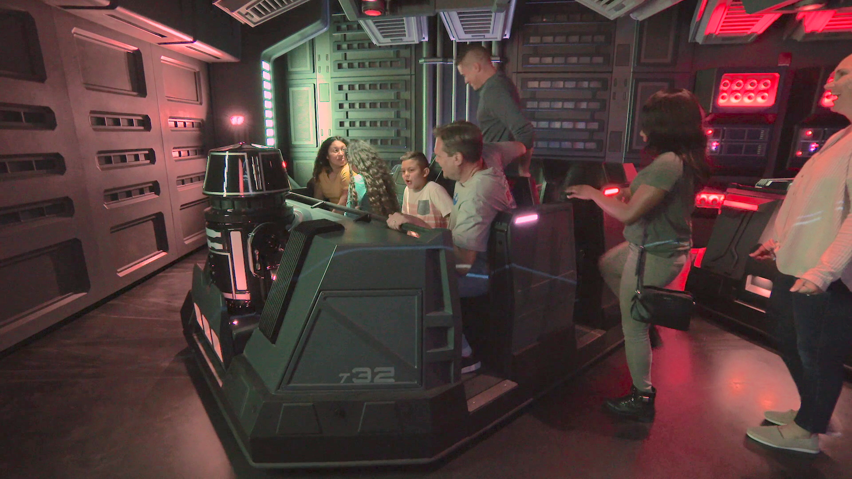 The Iconic Ships and Vehicles of Star Wars: Galaxy's Edge