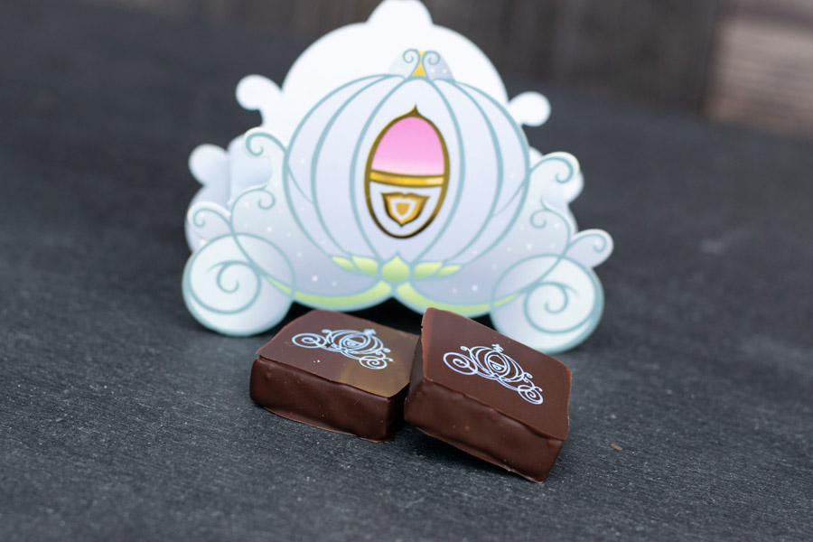 Ultimate Foodie Guide to Cinderella-themed treats at Disney Parks