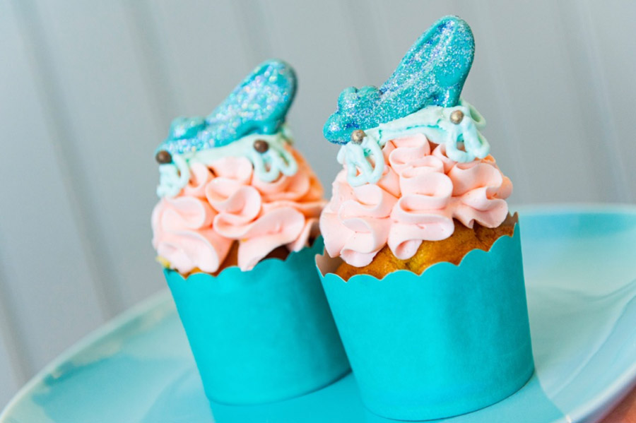 Ultimate Foodie Guide to Cinderella-themed treats at Disney Parks