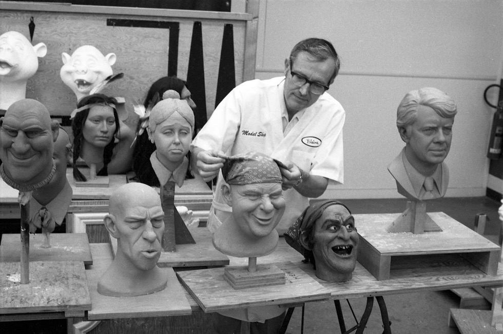 Close-up on the history of the Partners statue at Walt Disney Studios Park