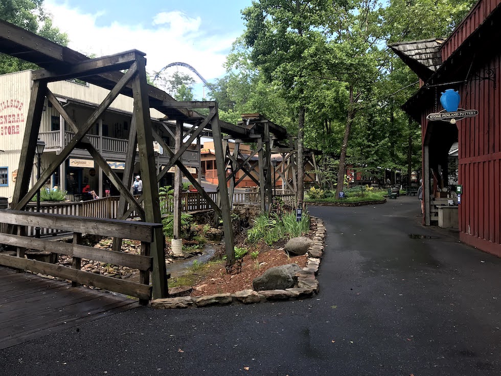 Dollywood reopens to passholders ahead of official opening - Here's ...