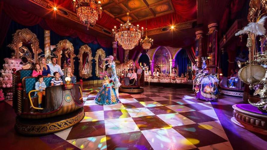 What are the top 25 theme park attractions in the world?