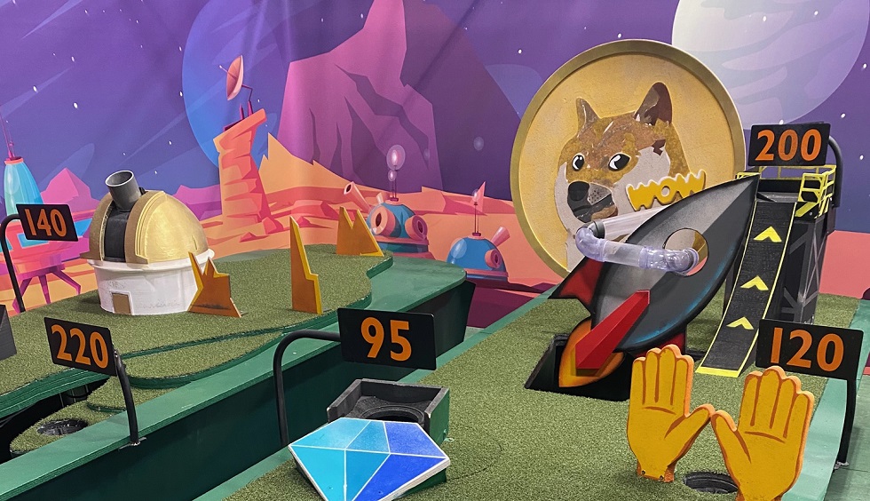 One Shot Golf: Play mini golf with the help of a robot