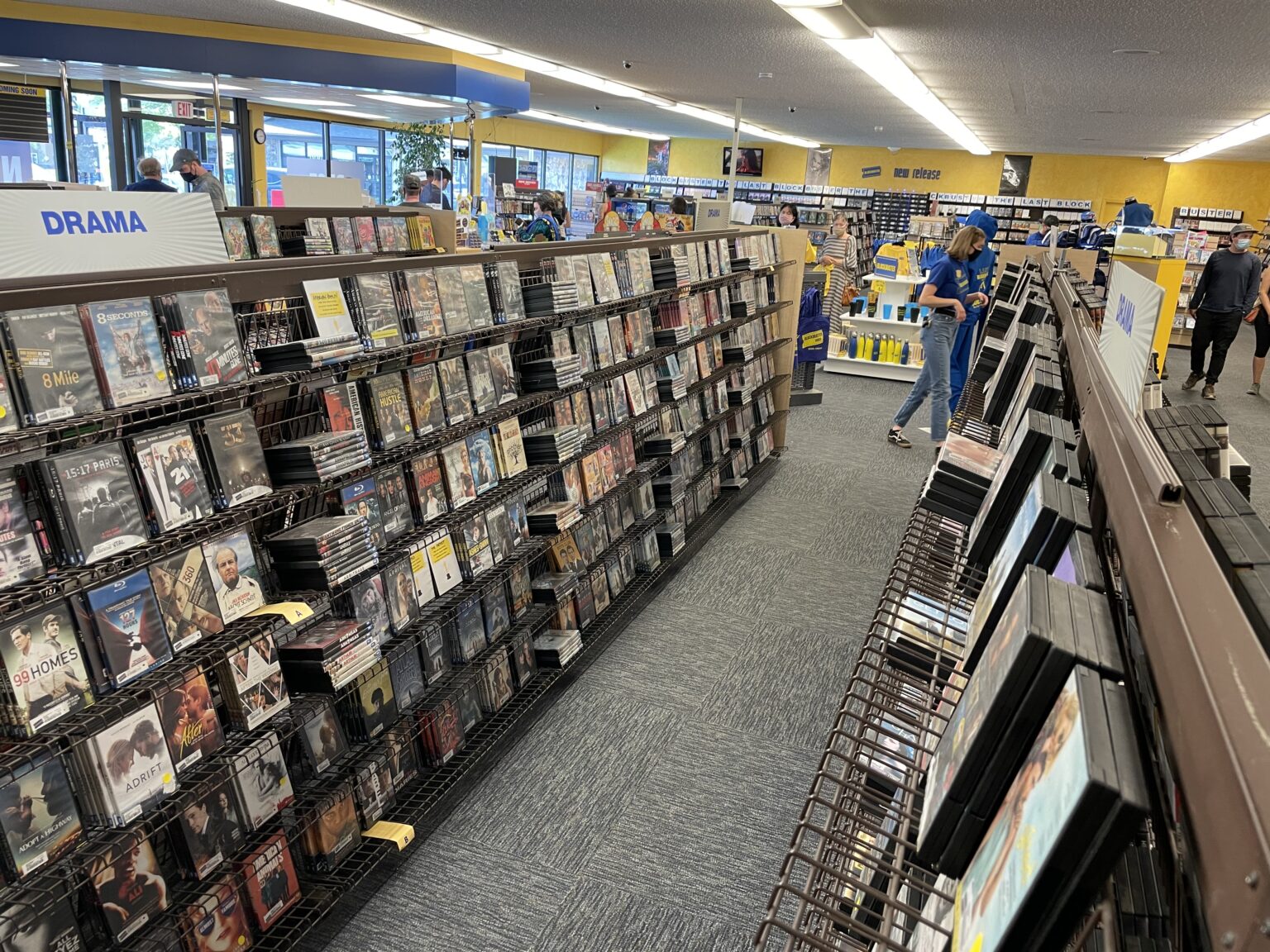 Trip Report My Visit To The Last Blockbuster Video In Bend Oregon