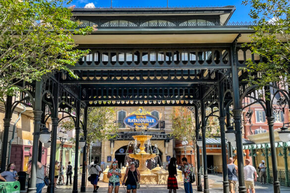 Cyborg Hyper Drive spinning ride now open at Six Flags New England