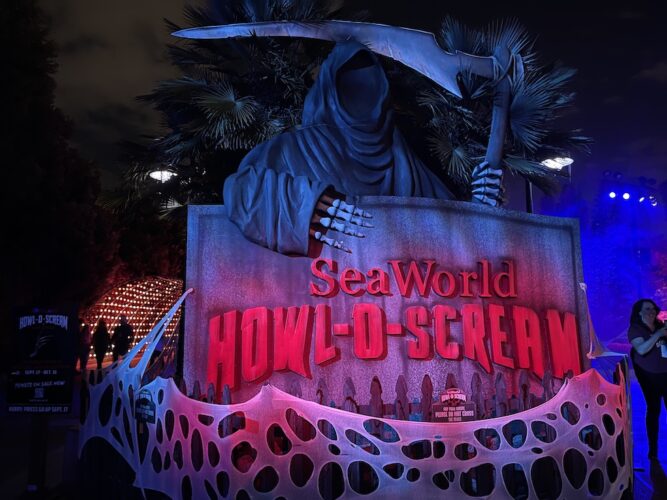 SeaWorld San Diego impresses with first ever Howl-O-Scream haunt event
