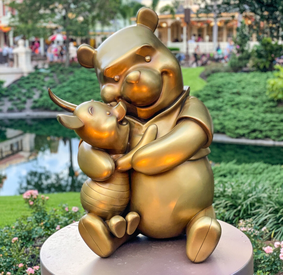 All Fab 50 Disney Golden Statues and where to find them now!