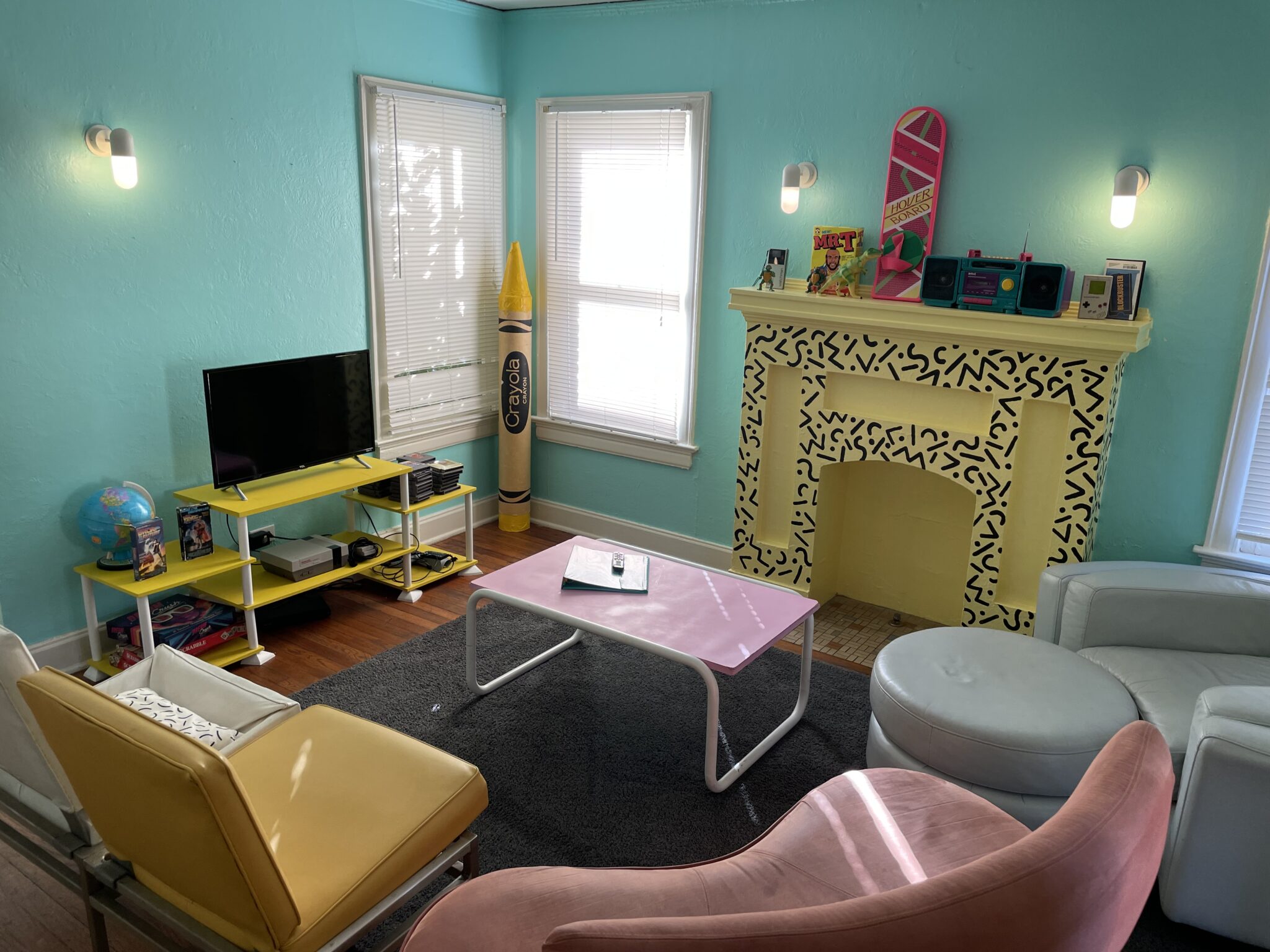 Nostalgic Airbnbs in Dallas, Texas give you a taste of the '80s and '90s