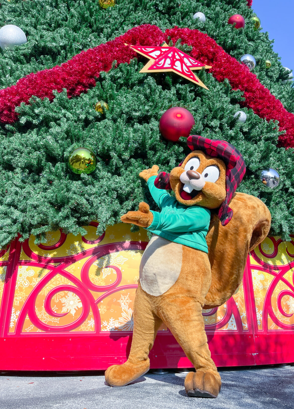 Universal Orlando debuts Earl the Squirrel walk-around character