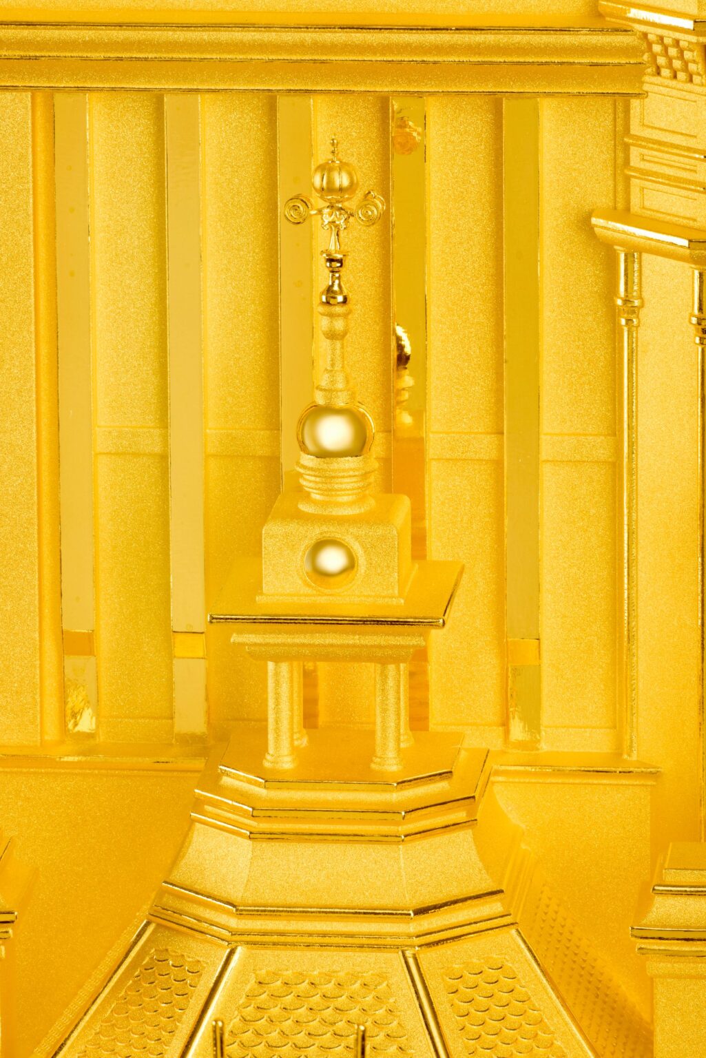 Hong Kong Disneyland unveils pure gold Castle of Magical Dreams