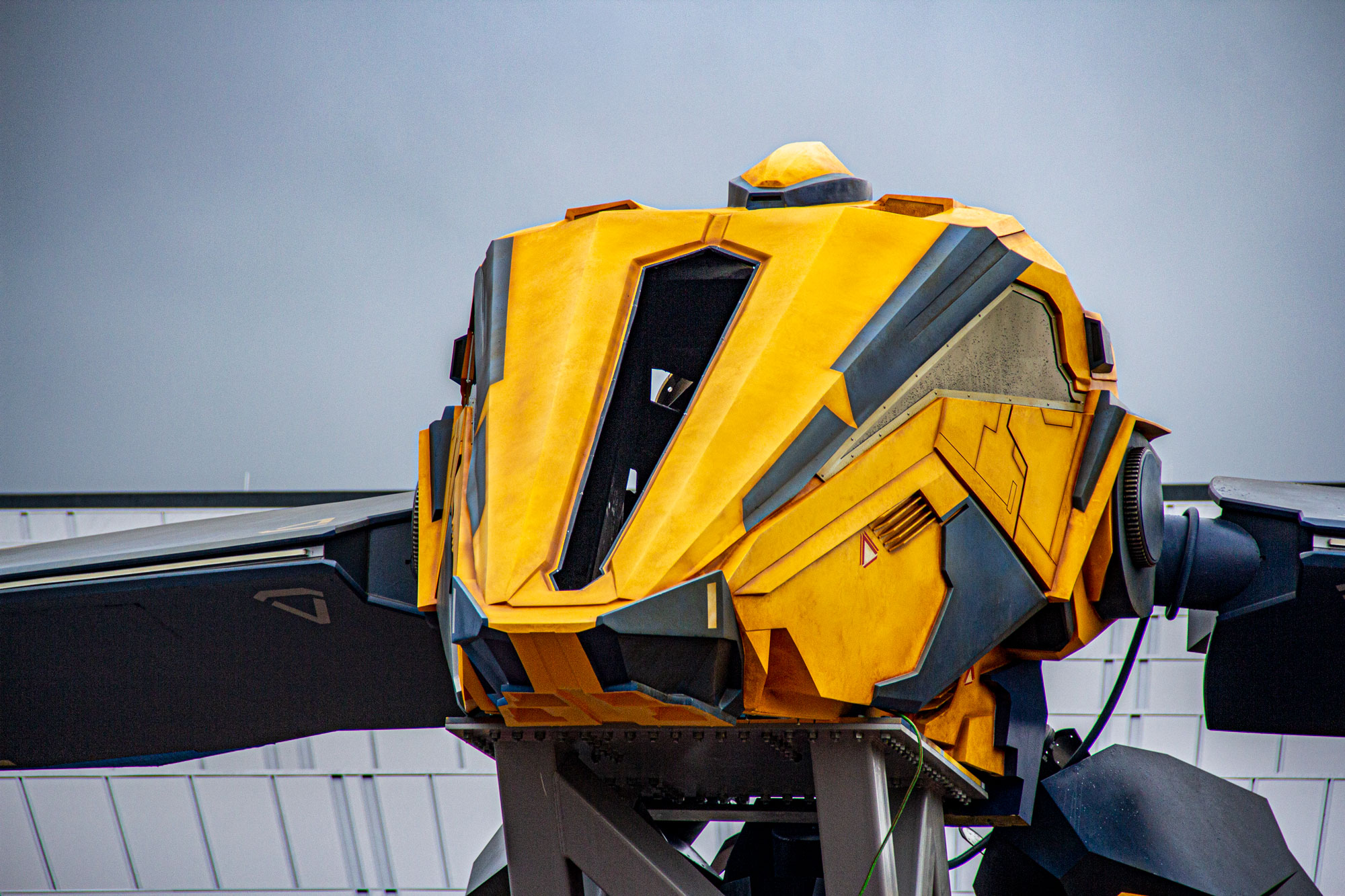 Guardians of the Galaxy Xandarian Star Blaster Spaceship lands at Epcot