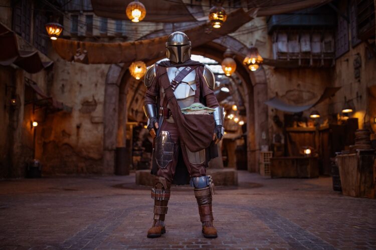 Update to Smuggler's Run lets guests choose path, play with Grogu