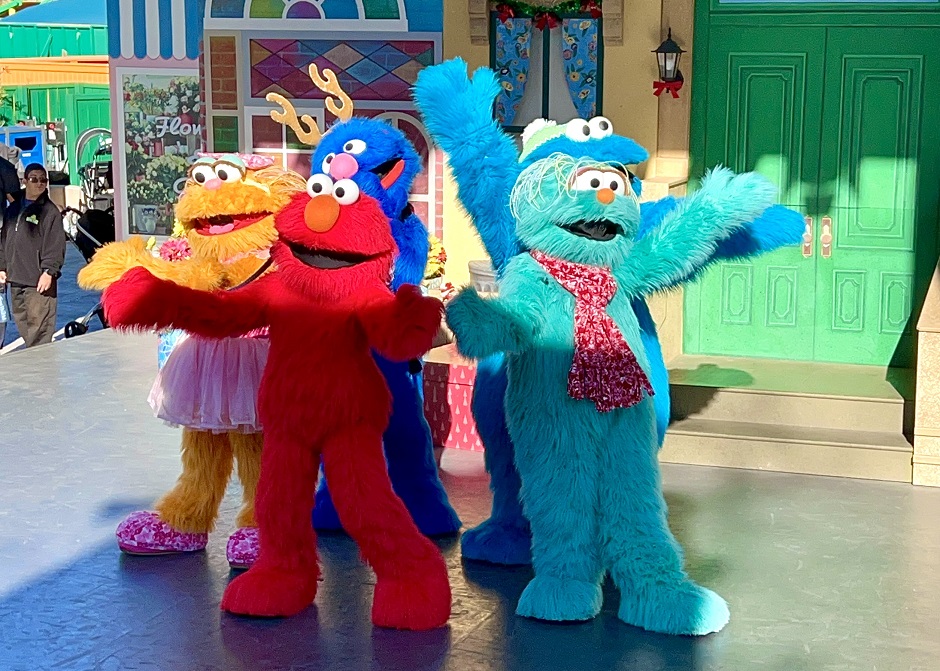 Sesame Place San Diego debuts A Very Furry Christmas