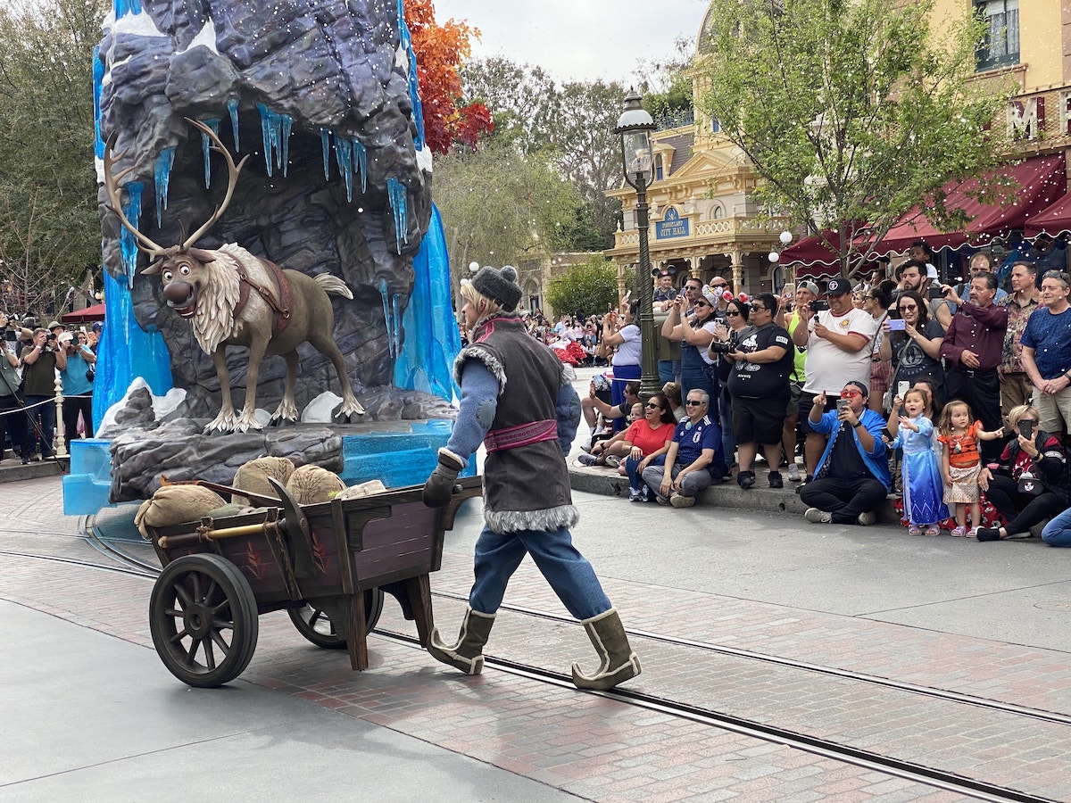 'Magic Happens’ parade returns to Disneyland in February