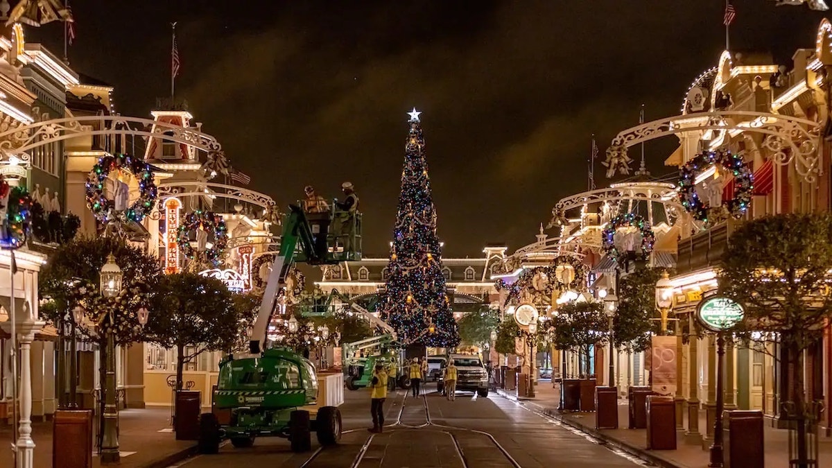Eight festive facts about Walt Disney World’s holiday décor