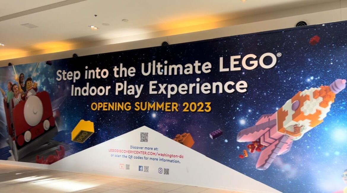 Lego Discovery Center D.C. crowns Master Model Builder