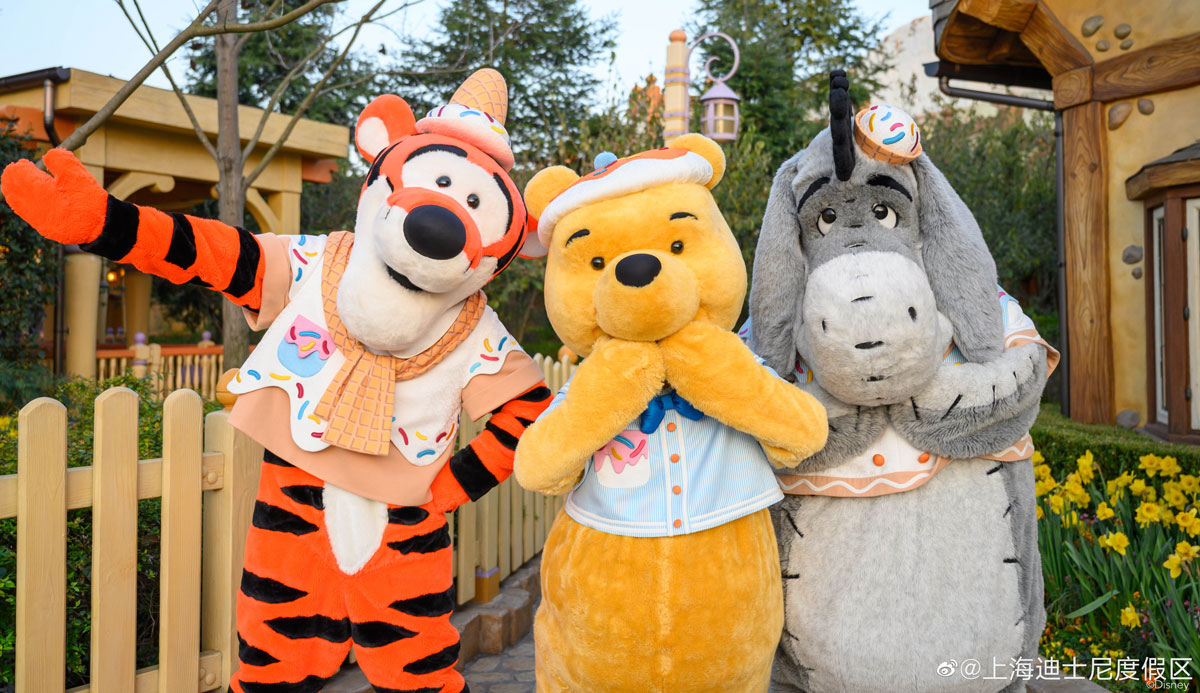 Mei Lee, the Red Panda, debuting soon at Shanghai Disneyland