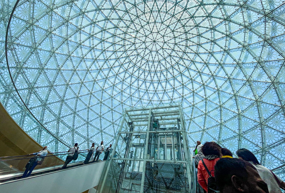 Visiting Abu Dhabi's Sheikh Zayed Grand Mosque as a non-Muslim