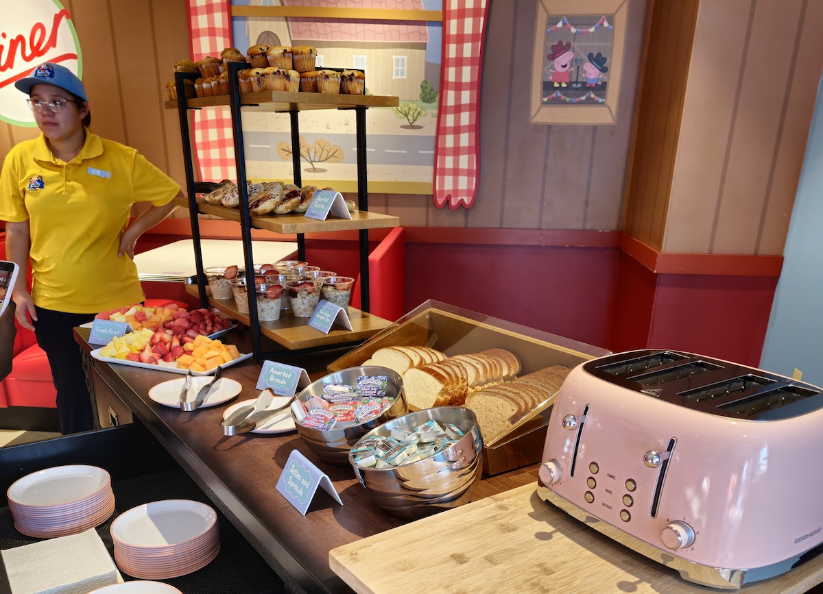Review: Limited-Time Breakfast with Peppa Pig