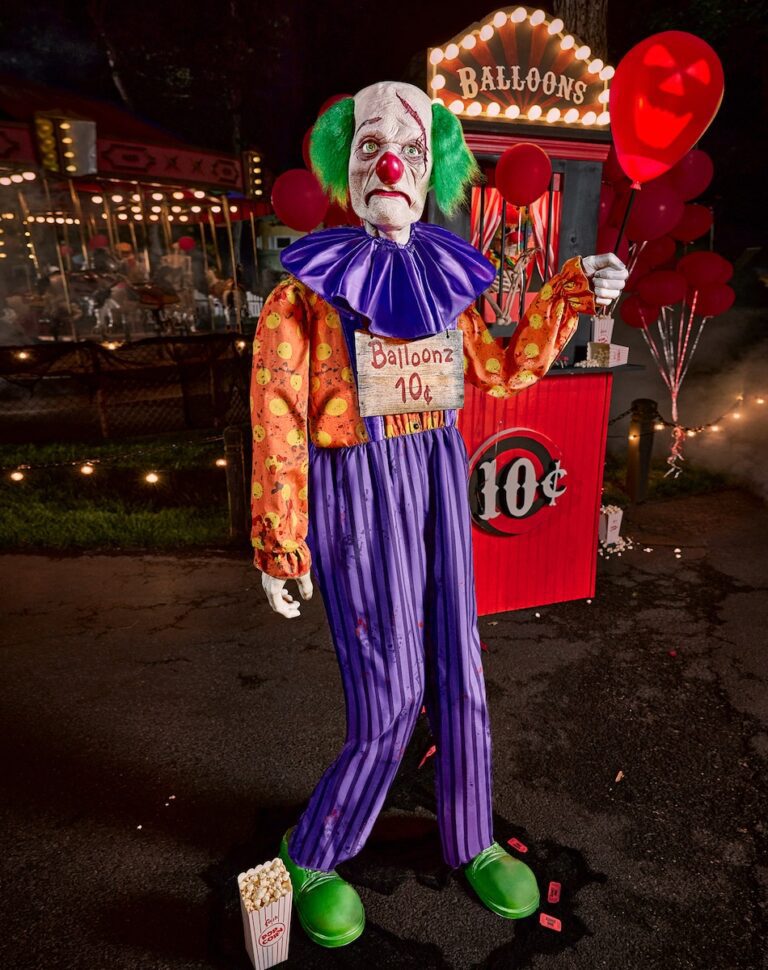 Get 'a head' on spooky season with Spirit Halloween animatronics