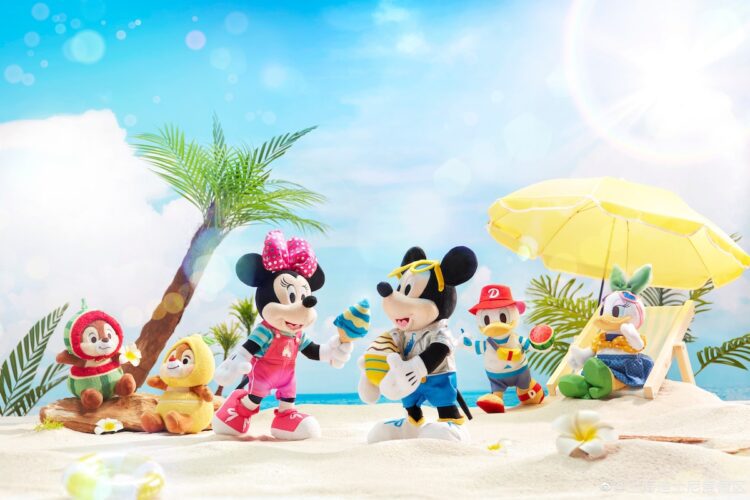 Mickey enjoys a Shanghai Disneyland summer in new merchandise