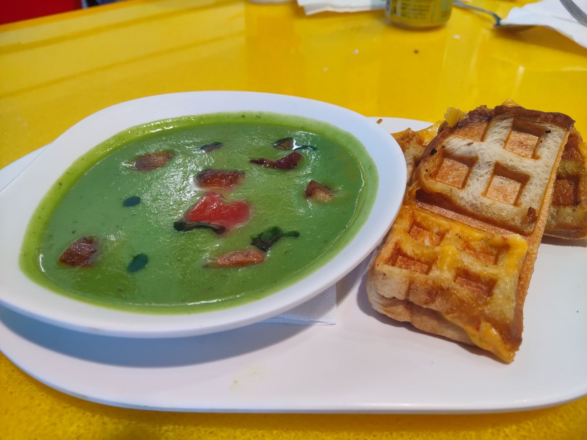 Minion Cafe: Best and worst menu choices