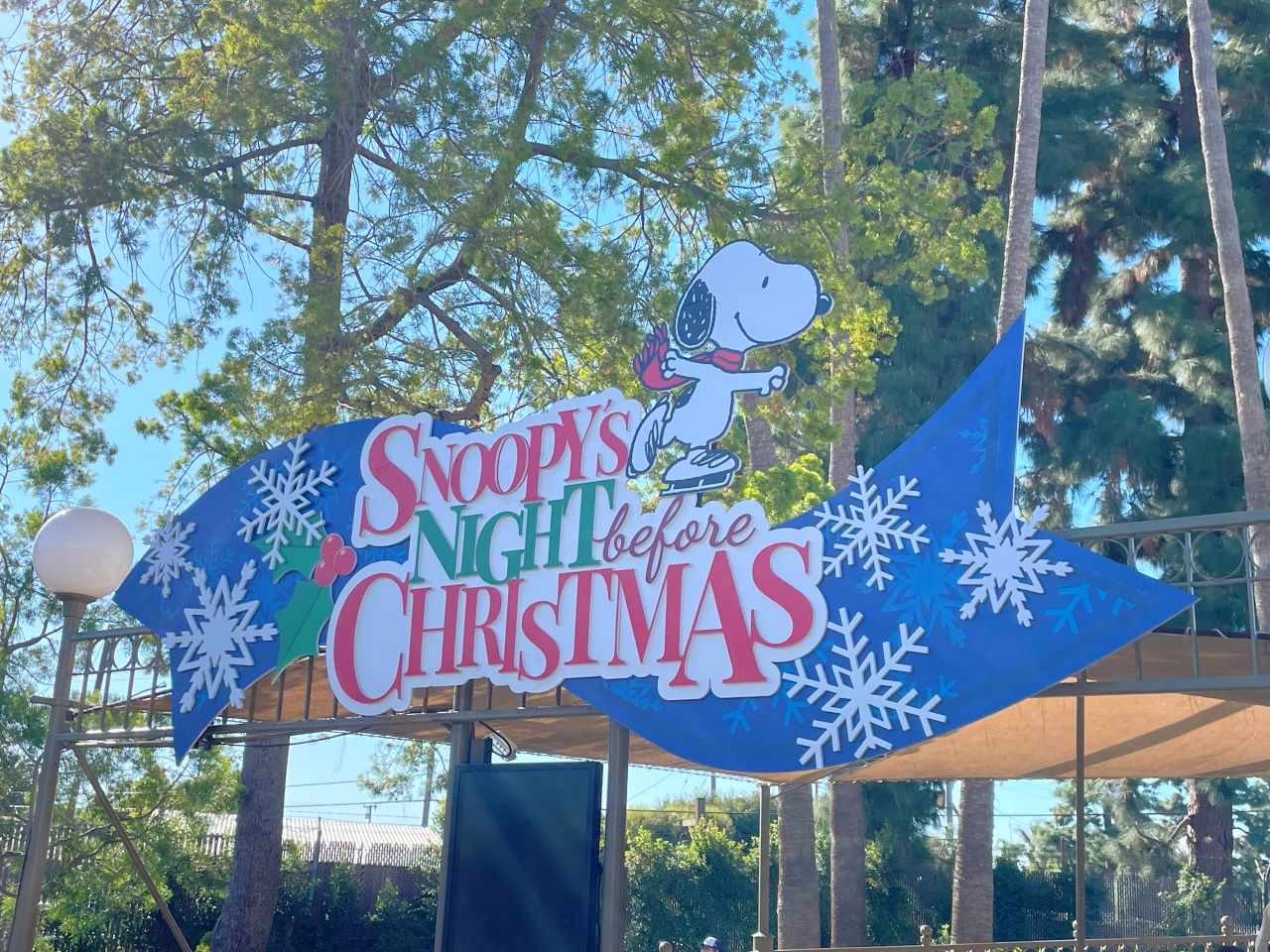 Knott’s Merry Farm offers holiday entertainment, food and more!