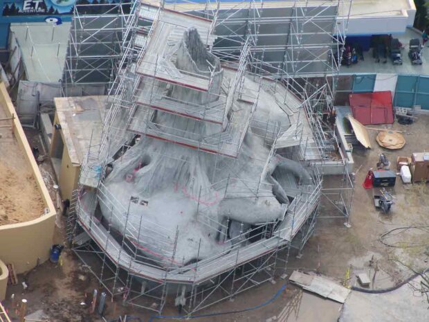 Universal's DreamWorks land adds Poppy and Branch fountain