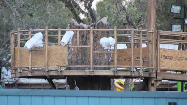 Universal's DreamWorks land adds Poppy and Branch fountain