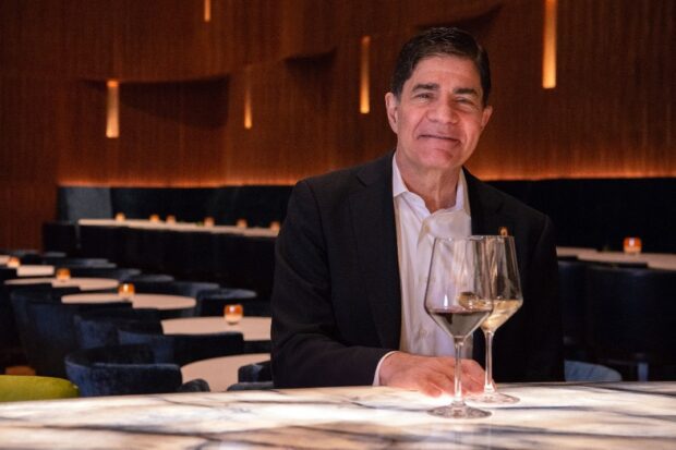 Wine tasting in Orlando hosted by Wine Bar George owner