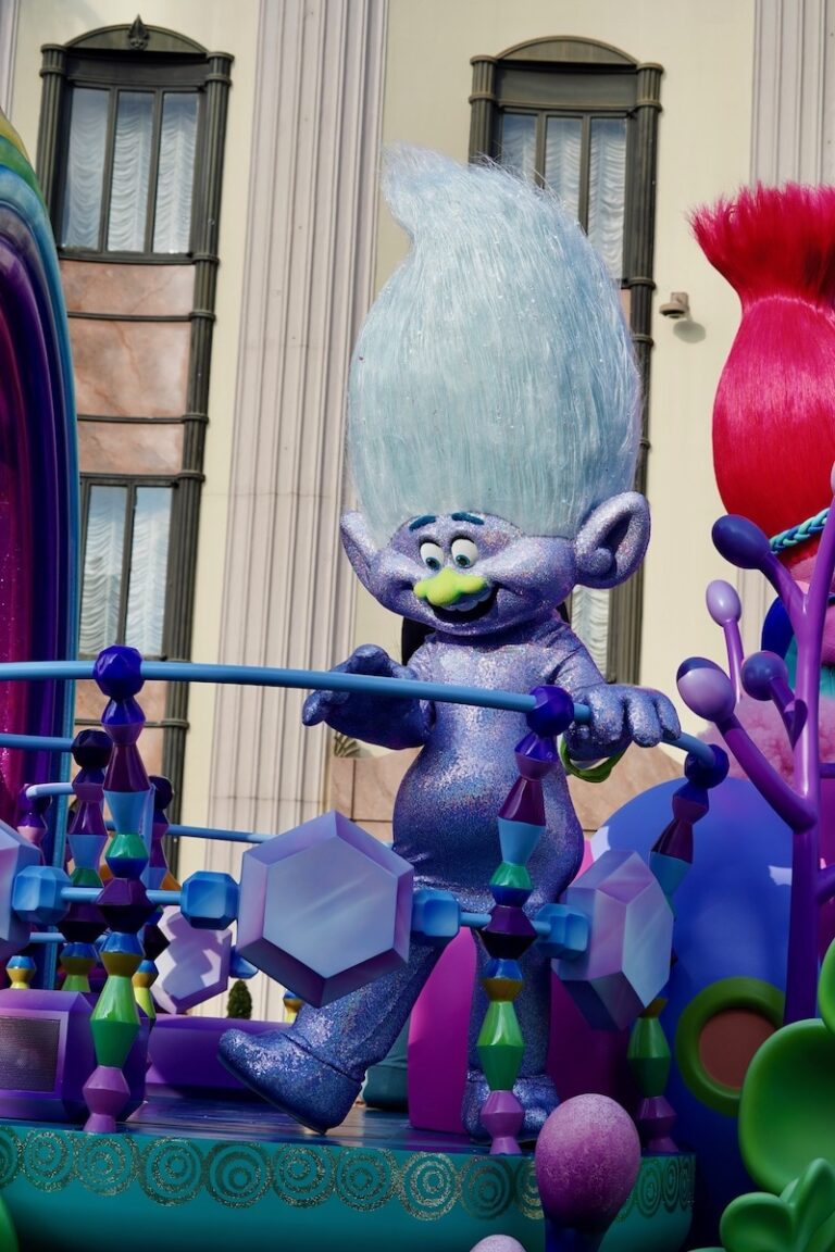 Universal Studios parade: 88 photos of visual details, characters