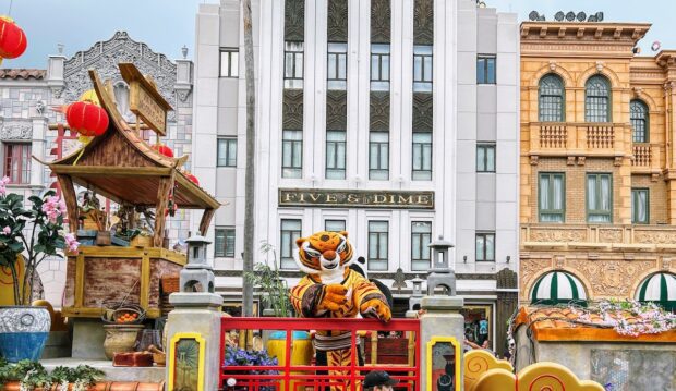 Photos of Universal's new parade floats: 'E.T.,' 'Back to the Future'
