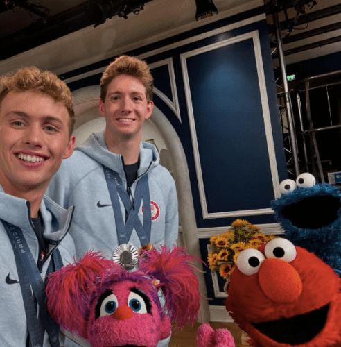 Olympics: Elmo meets Simone Biles, tweets to Stephen Nedoroscik