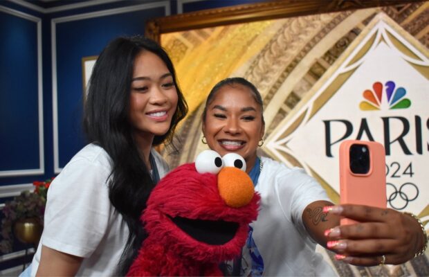 Olympics: Elmo meets Simone Biles, tweets to Stephen Nedoroscik