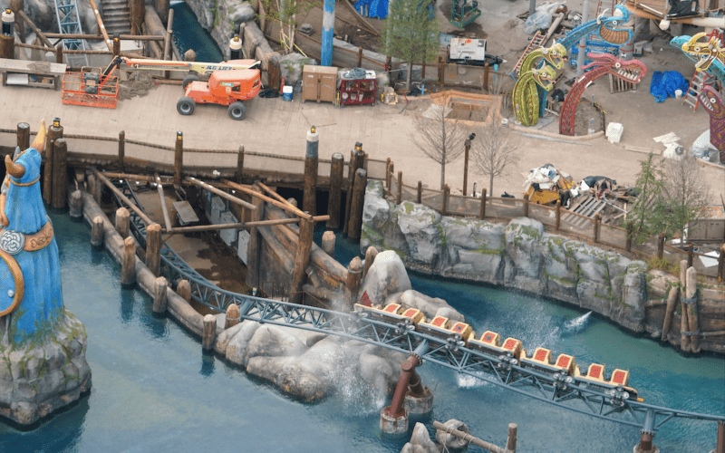 Hiccup's Wing Gliders coaster testing at Epic Universe