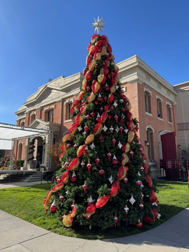 Gilmore Girls tour of Stars Hollow Christmas at Warner Bros. Studio