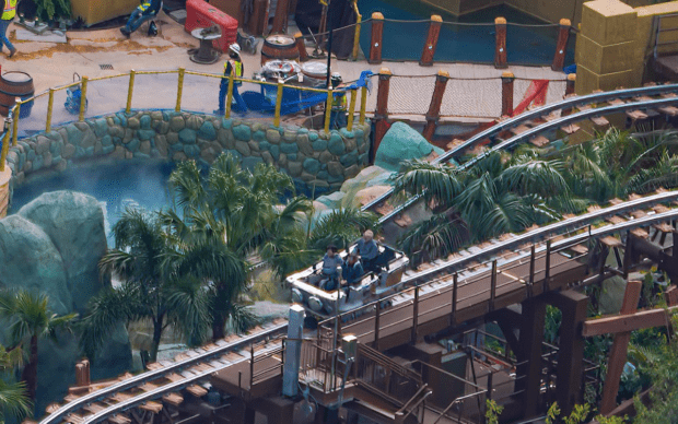 Donkey Kong coaster ride-testing with real people at Epic Universe