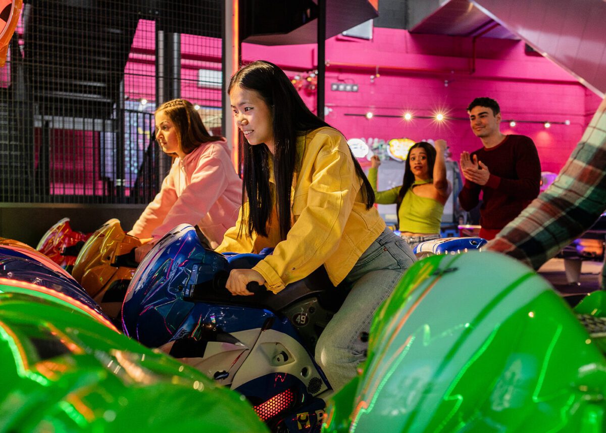 Hologram zoo 'Zoocade' now open in Texas