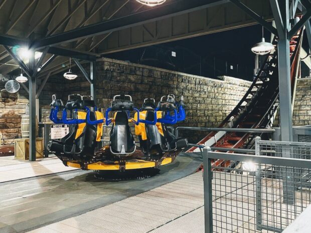Georgia Gold Rusher roller coaster POV at Six Flags Over Georgia