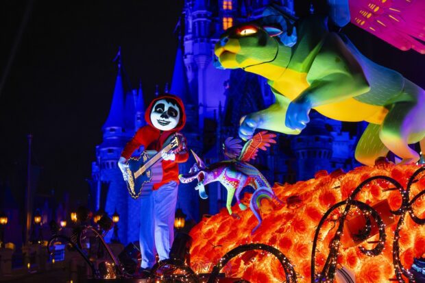 Disney Starlight parade | Full video at Magic Kingdom 2025