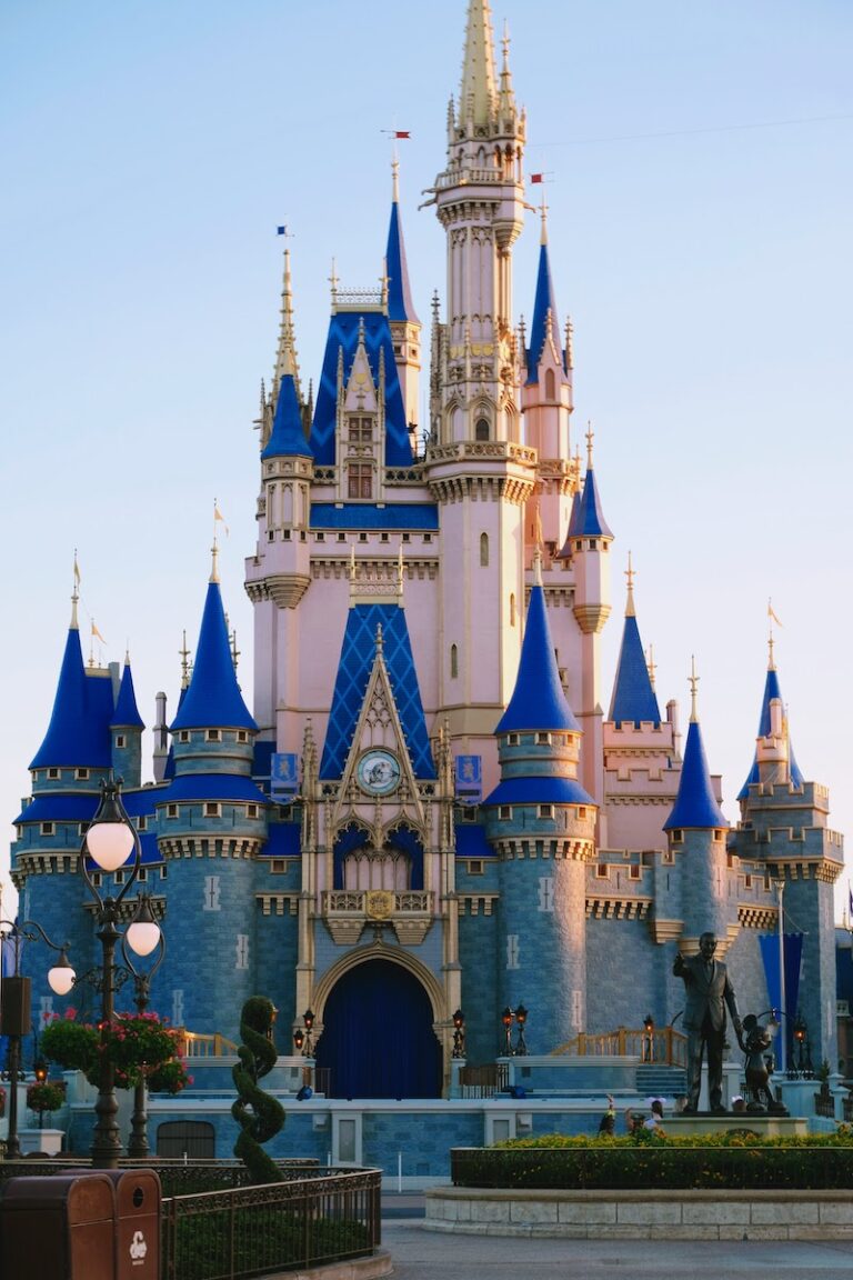 Cinderella Castle classic paint scheme returning to Magic Kingdom